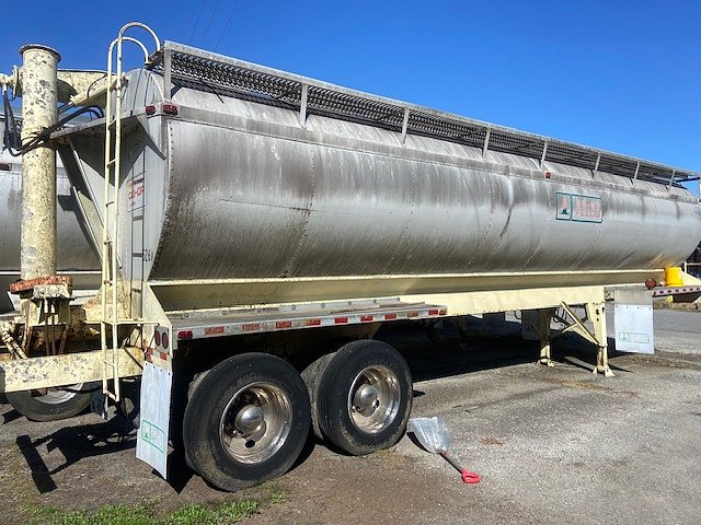 8 Compartment Bulkliner Feed Tanker Trailer #934