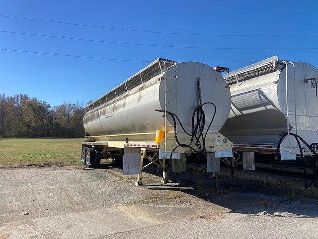 8 Compartment Bulkliner Feed Tanker Trailer #934