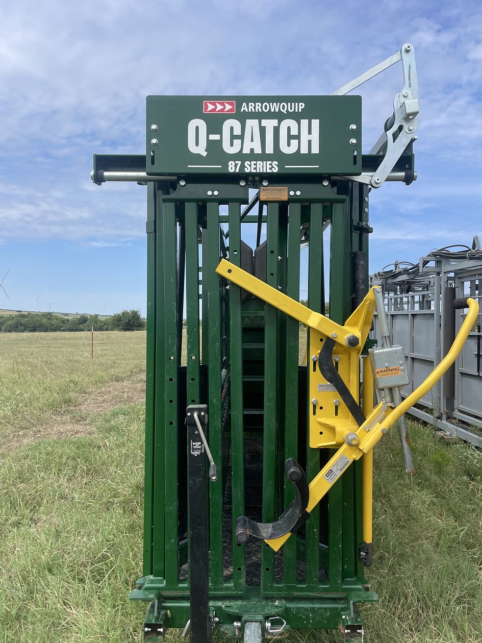 Arrowquip Q-Catch 87 Portable Chute and EZ Flow Alley